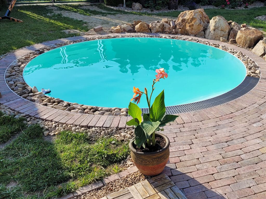 Round Pools 🏊 Premium Swimming Pools for Sale UK